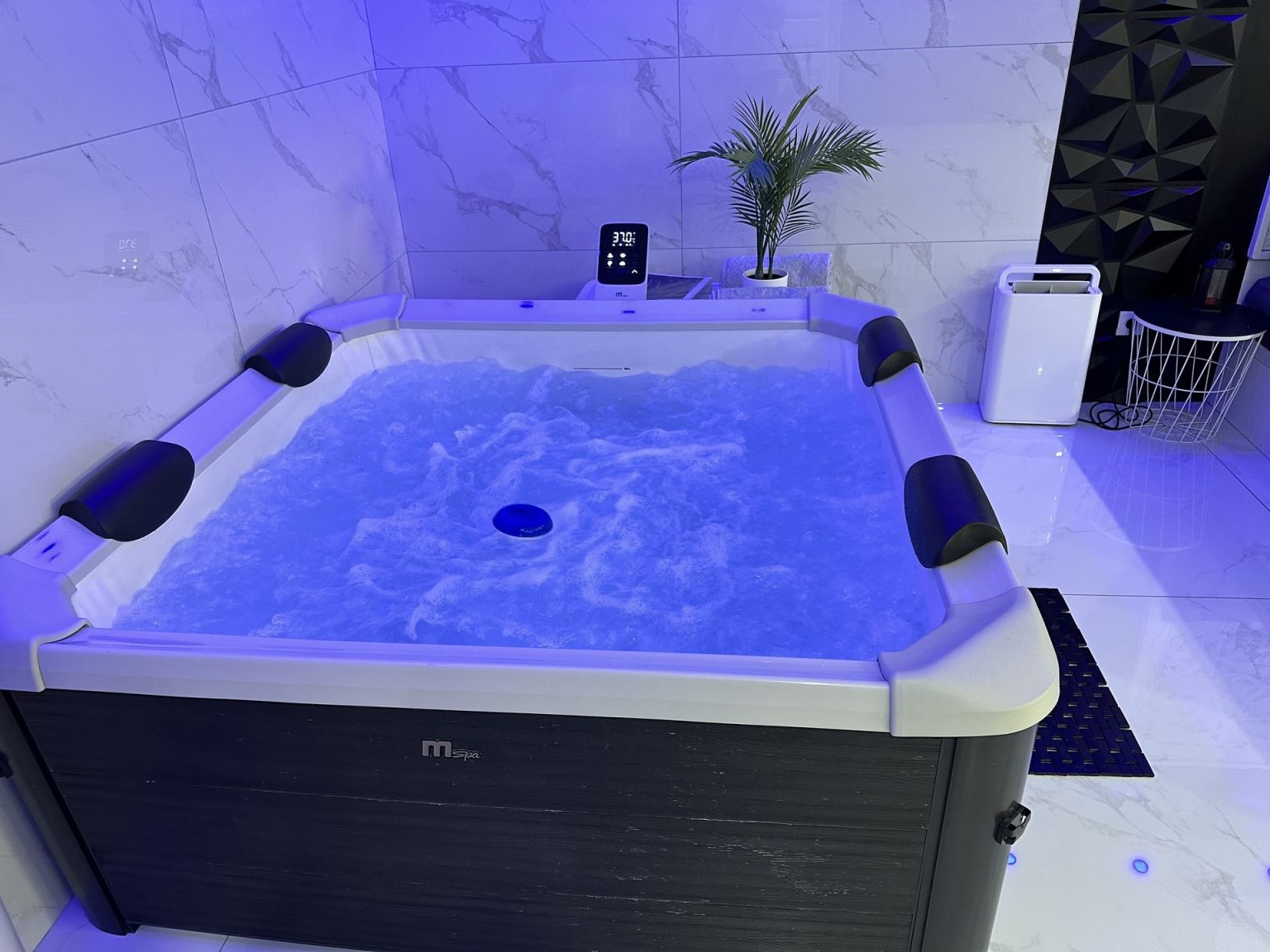 Love Room Lyon & Chambre Avec Jacuzzi - Love Room BoraBora